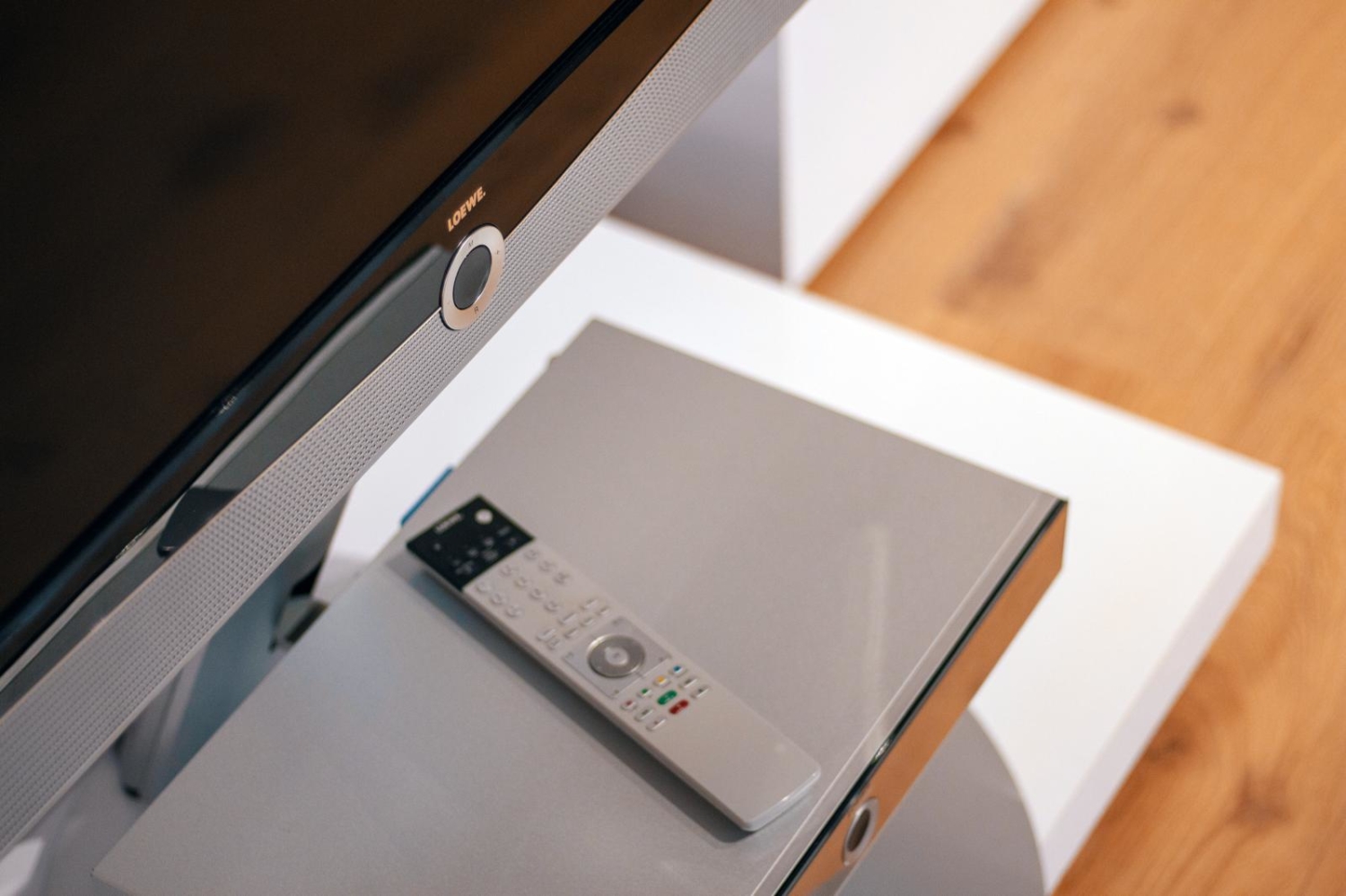 Loewe-receiver-fernbedienung | Fernsehtechnik Müller